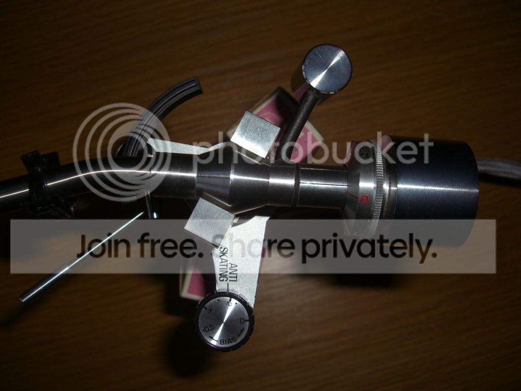 For sale: My really nice condition Rega R200 tonearm